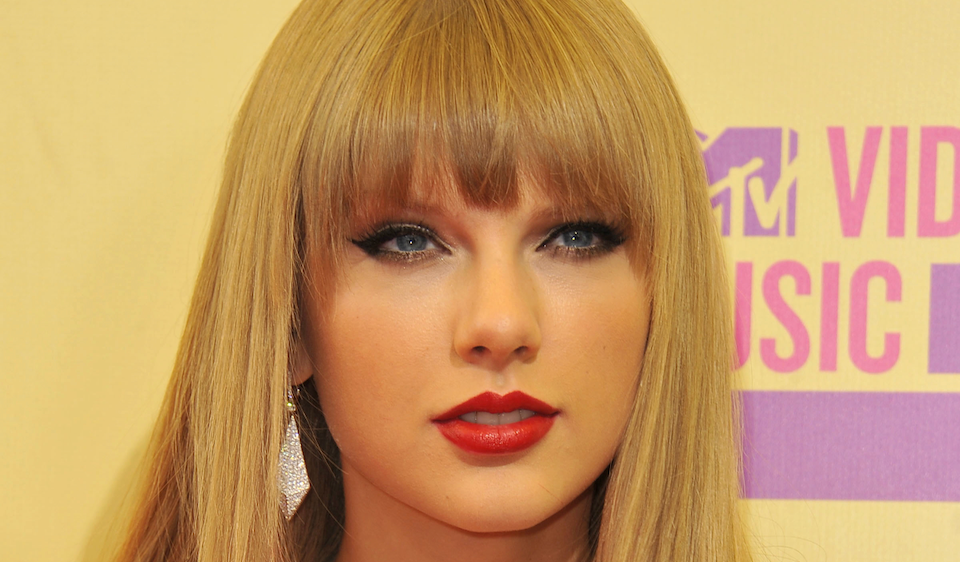 Taylor Swift’s Security Is Concerned As Travis Kelce Pushes Her To Take ...