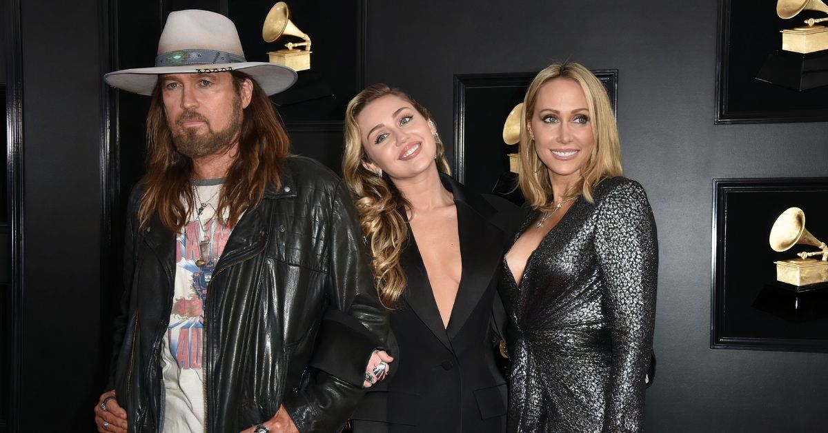 Billy Ray Cyrus Praises Miley Despite Her Cutting Ties With Him After ... Billy Ray Cyrus Praises Miley Despite Her Cutting Ties With Him After ...