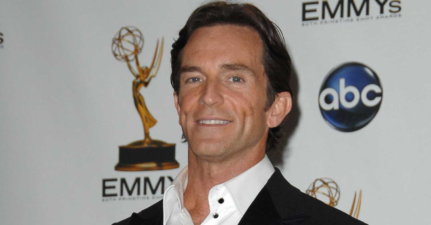 Survivor’s Jeff Probst Reveals Harsh Conditions Contestants Must ...