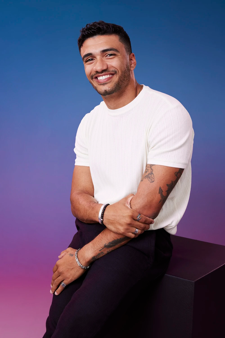 Bachelorette Star Jonathon Johnson Shares Some Suggestions For Bachelor ...