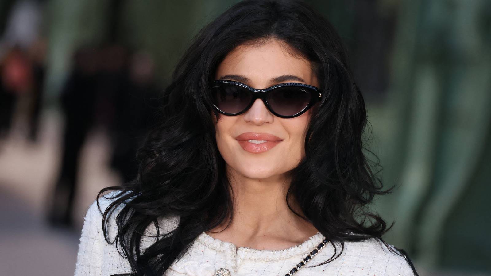 Fans Criticize ’The Kardashians’ Season 6 Finale For Lack Of Footage